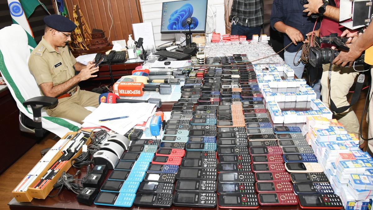 Indian Police Arrest Kingpin of an Online Scam and Recover 40,000 SIM ...