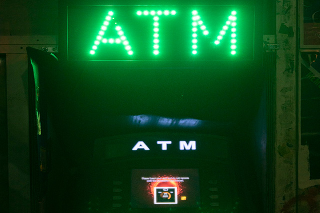 호주 당국, 암호화폐 ATM 사기 단속, 피해자 및 범죄 용의자 90명 파악 - BrokersView